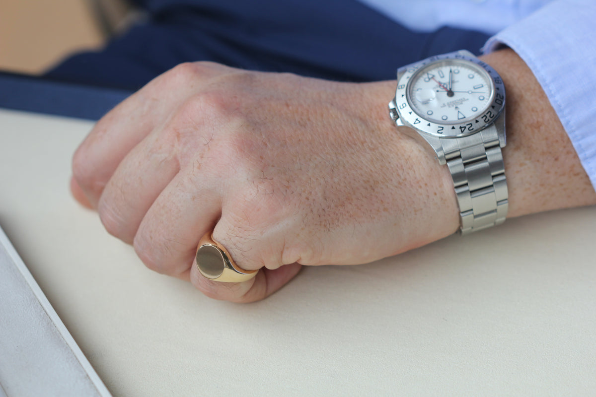 Mayfair Signet Ring – Mayfair Watch